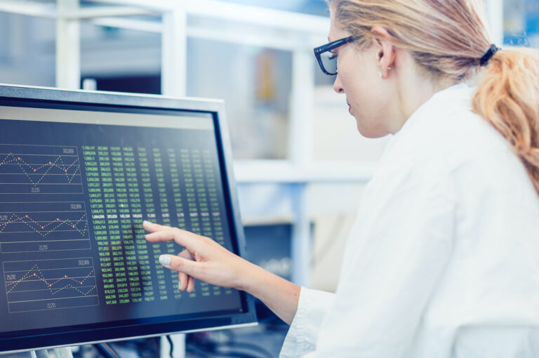 A Guide to Healthcare Data Analyst Roles and Responsibilities