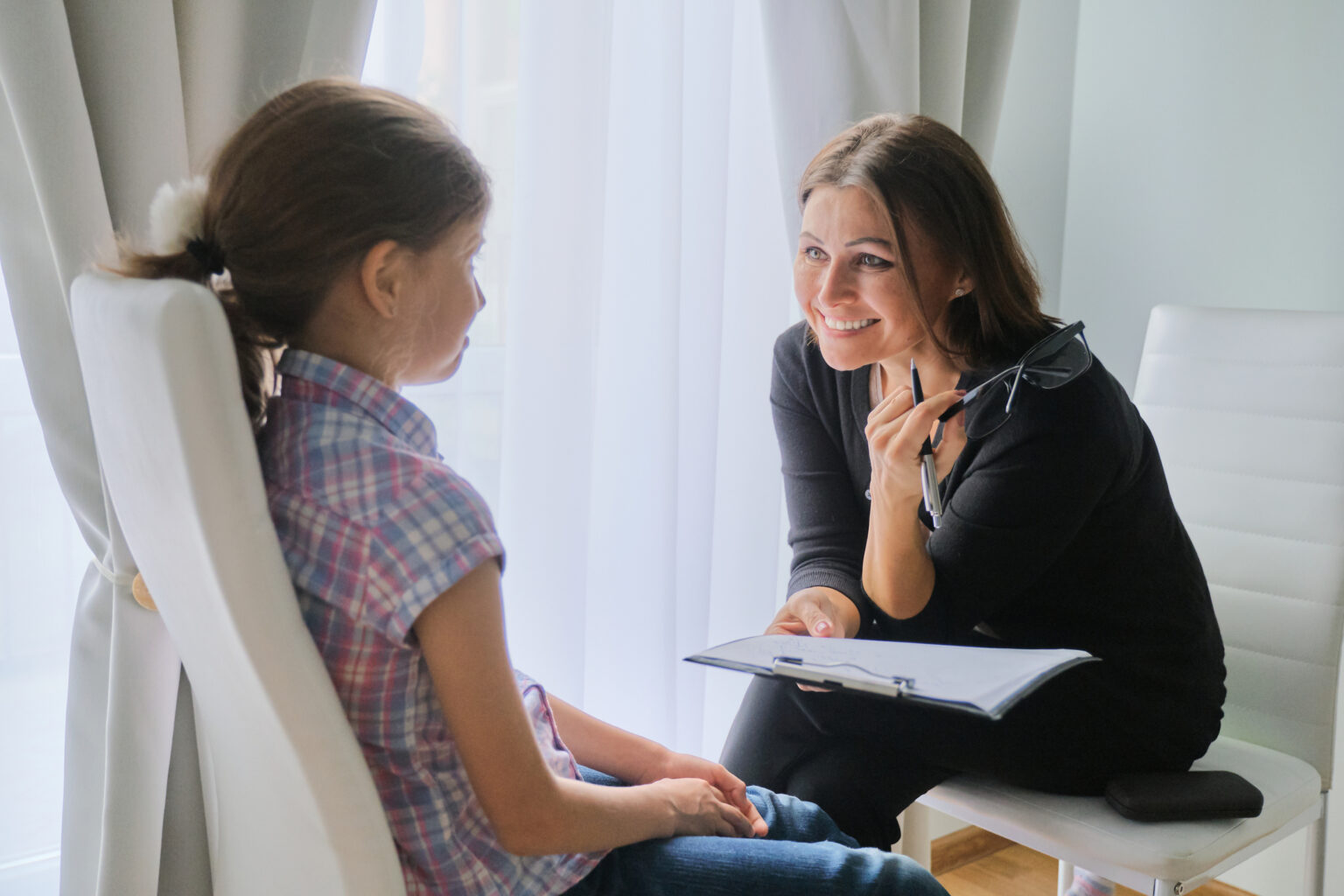 What Does a School Social Worker Do? | Alliant University